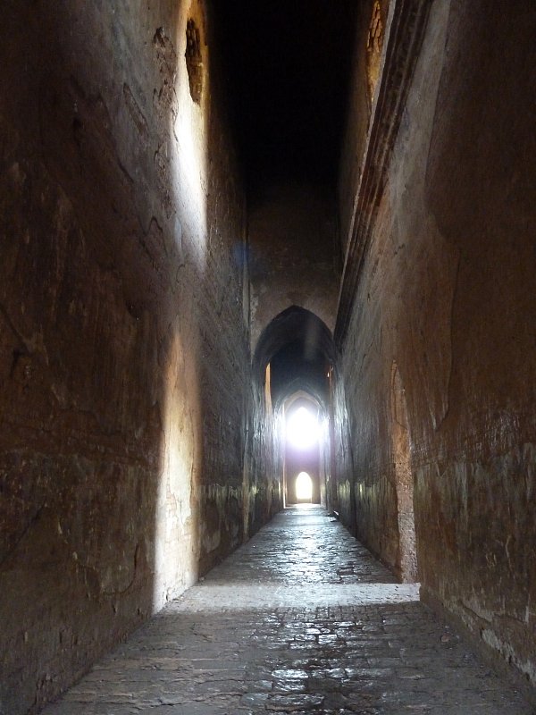 Inside the Dhammayangyi Temple - Matthias Kallfass